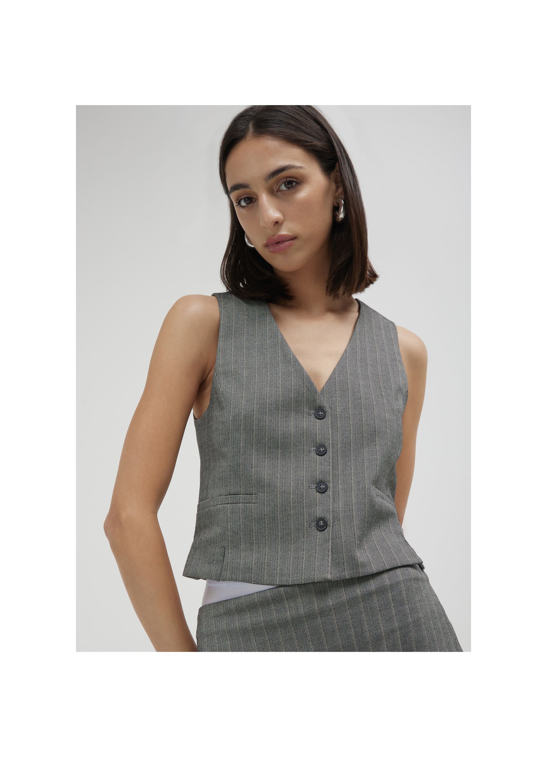 Einreihige Weste aus Nadelstreifenstoff var fango chiaro | Calliope