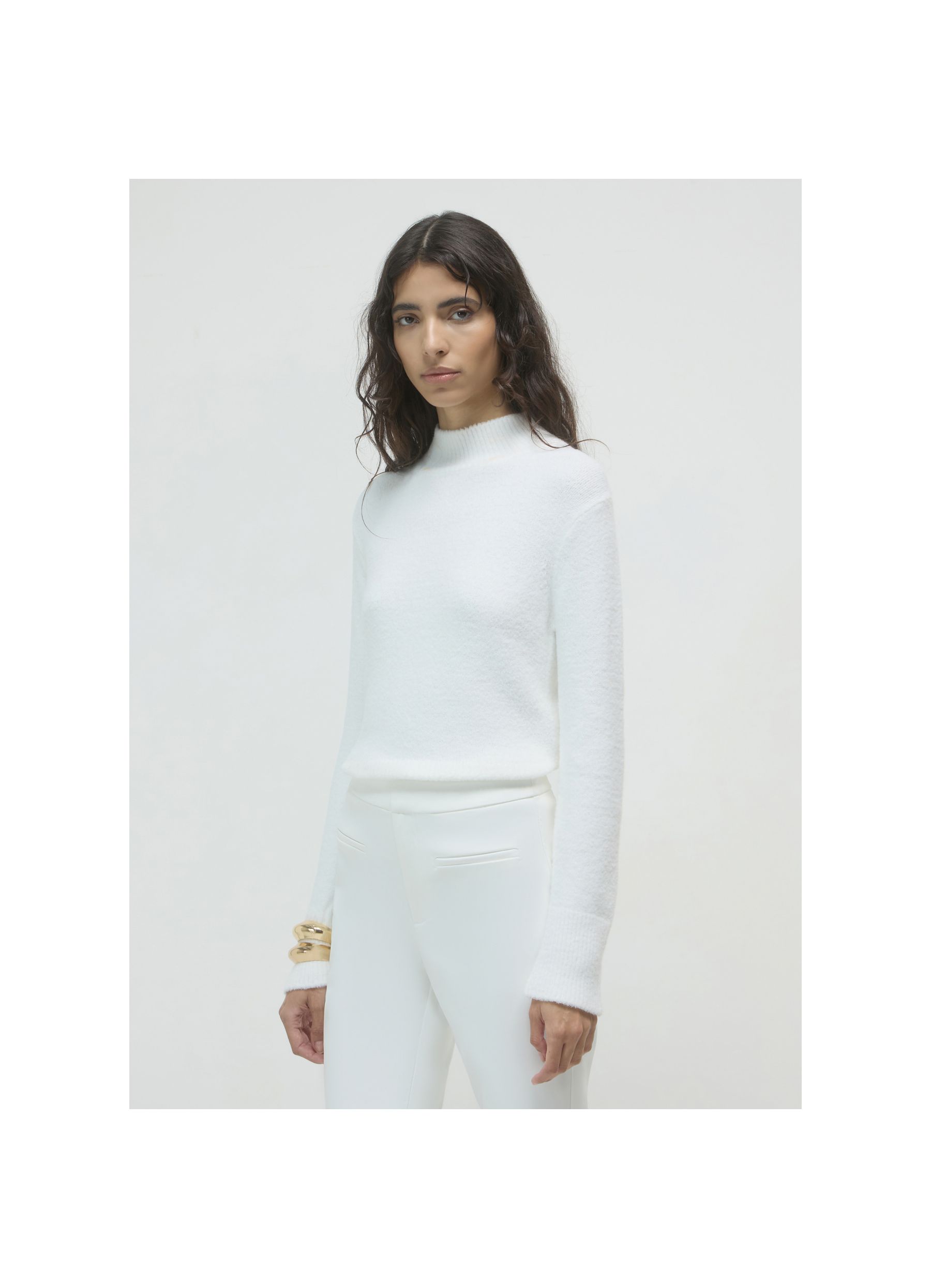 Pullover mit hohem Kragen optisch weiß | Calliope