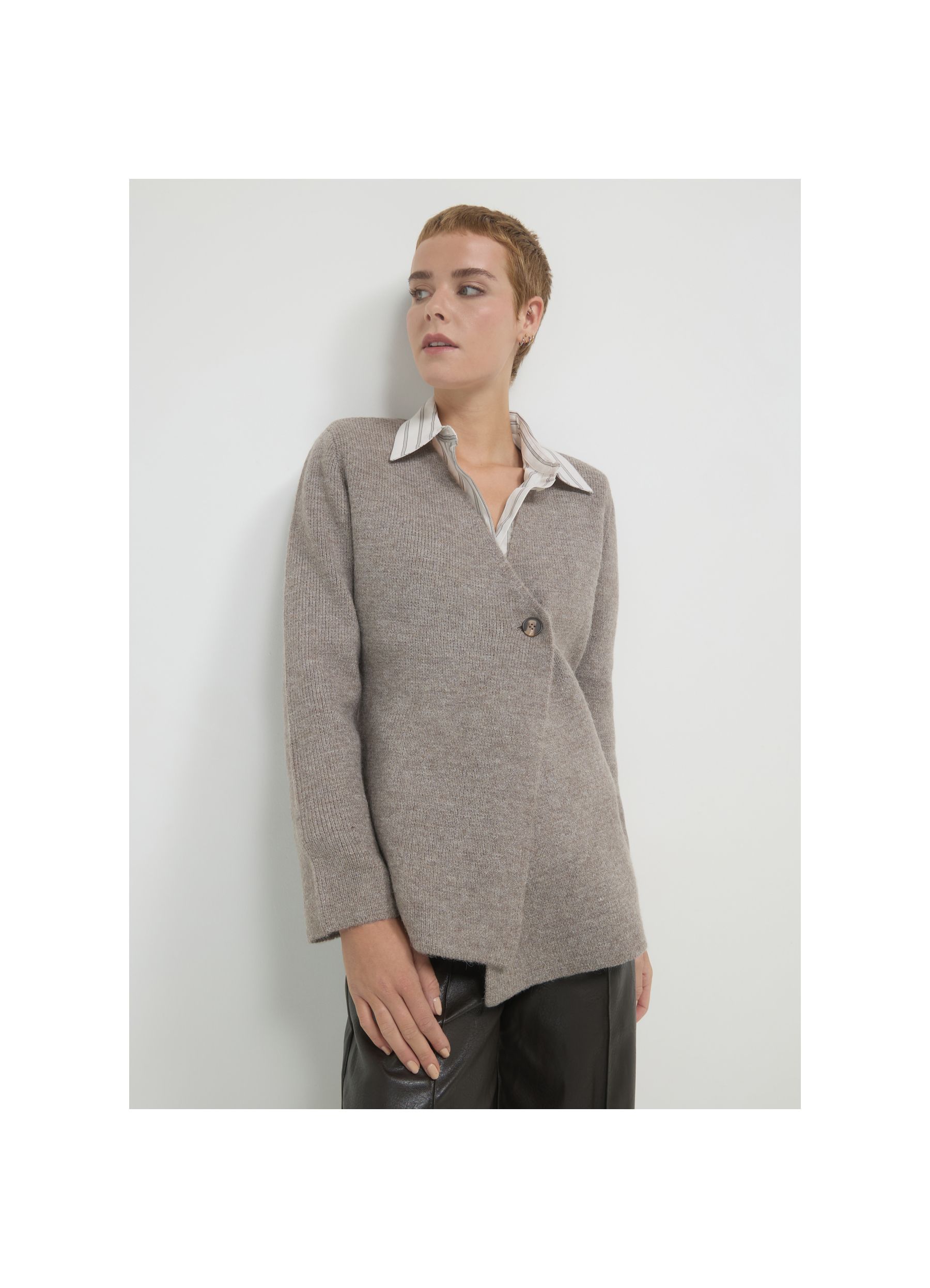 Ein-Knopf-Strickjacke | Calliope