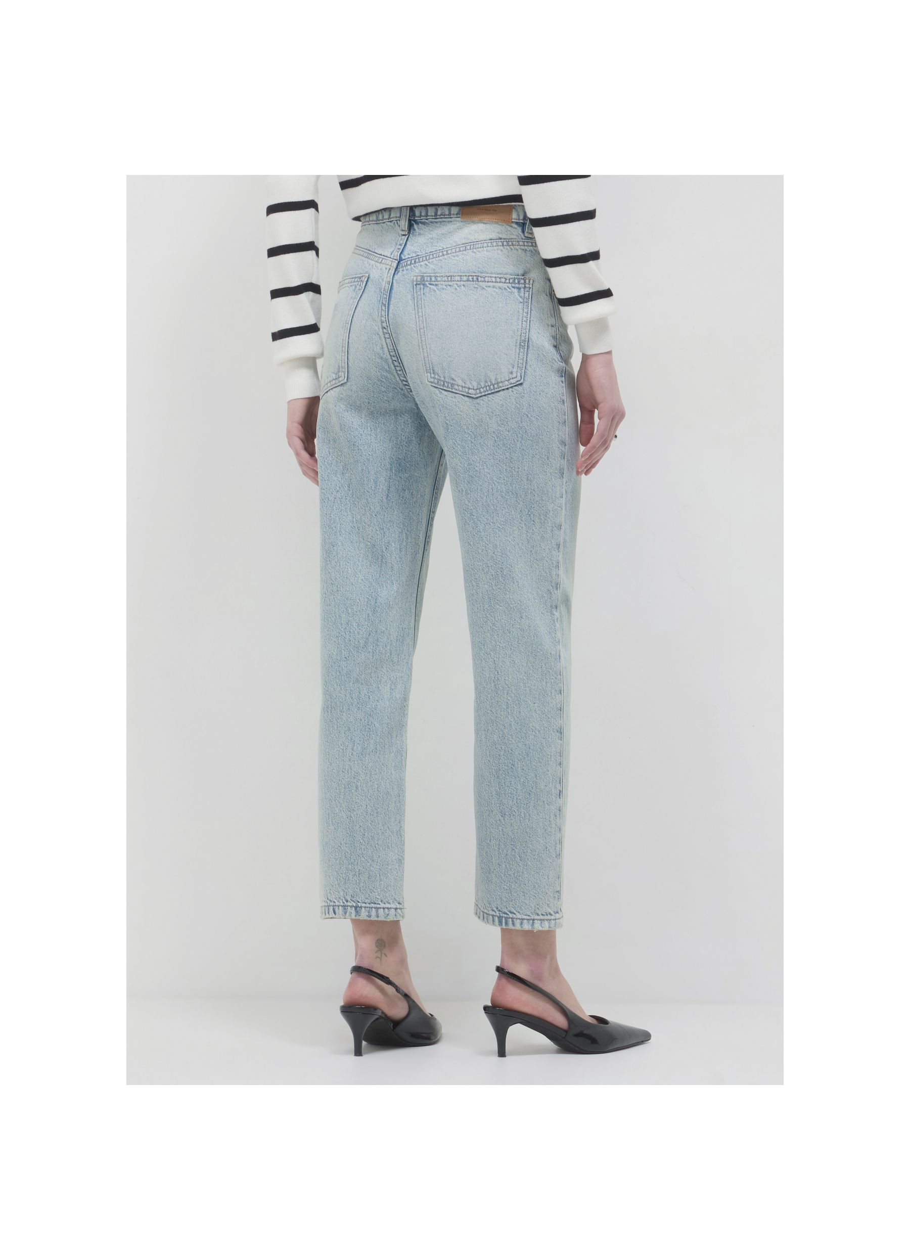 Straight jeans with sandblasted effect blue denim sand | Calliope
