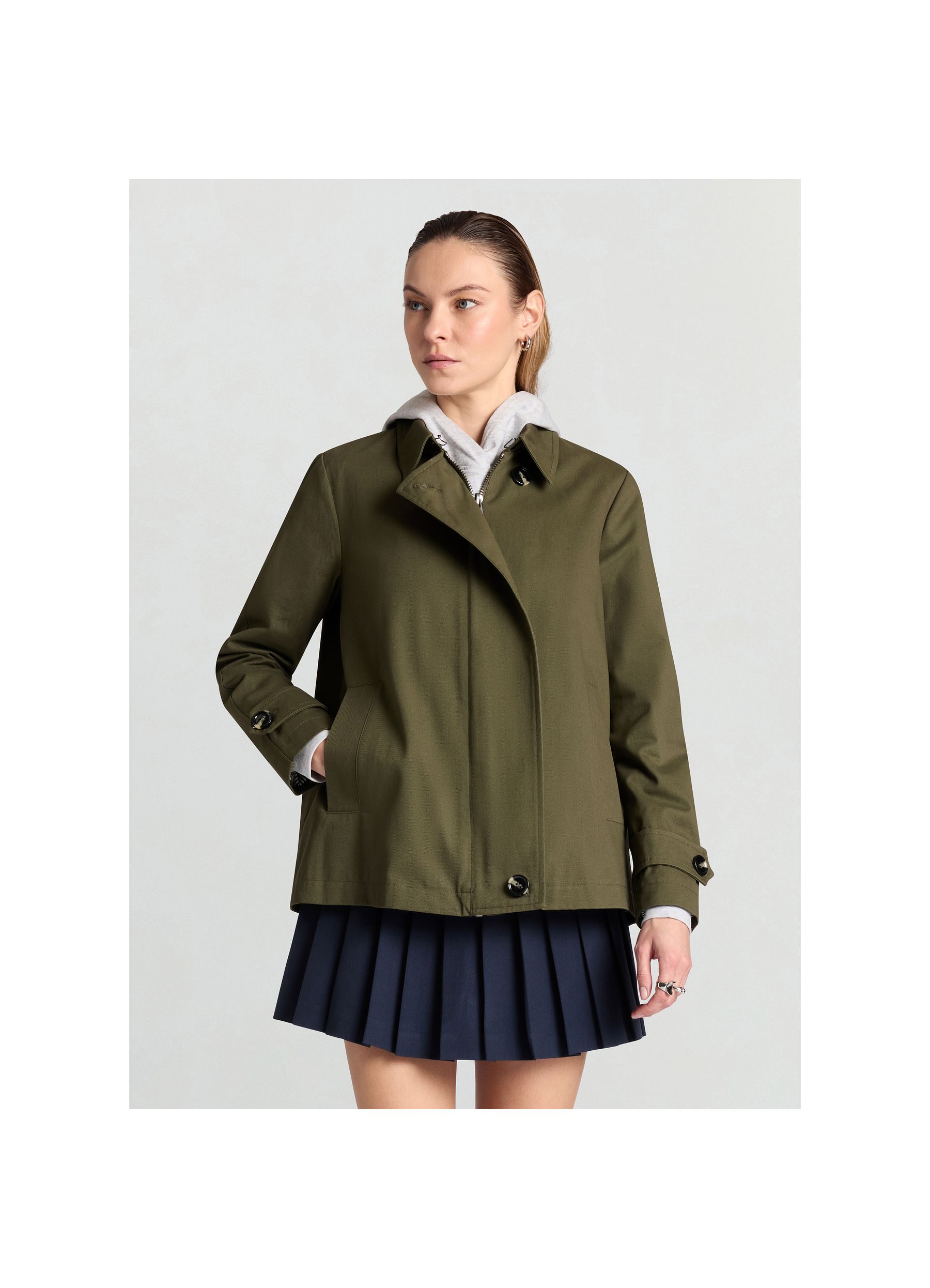 Trench corto con colletto classico verde militare scuro | Calliope