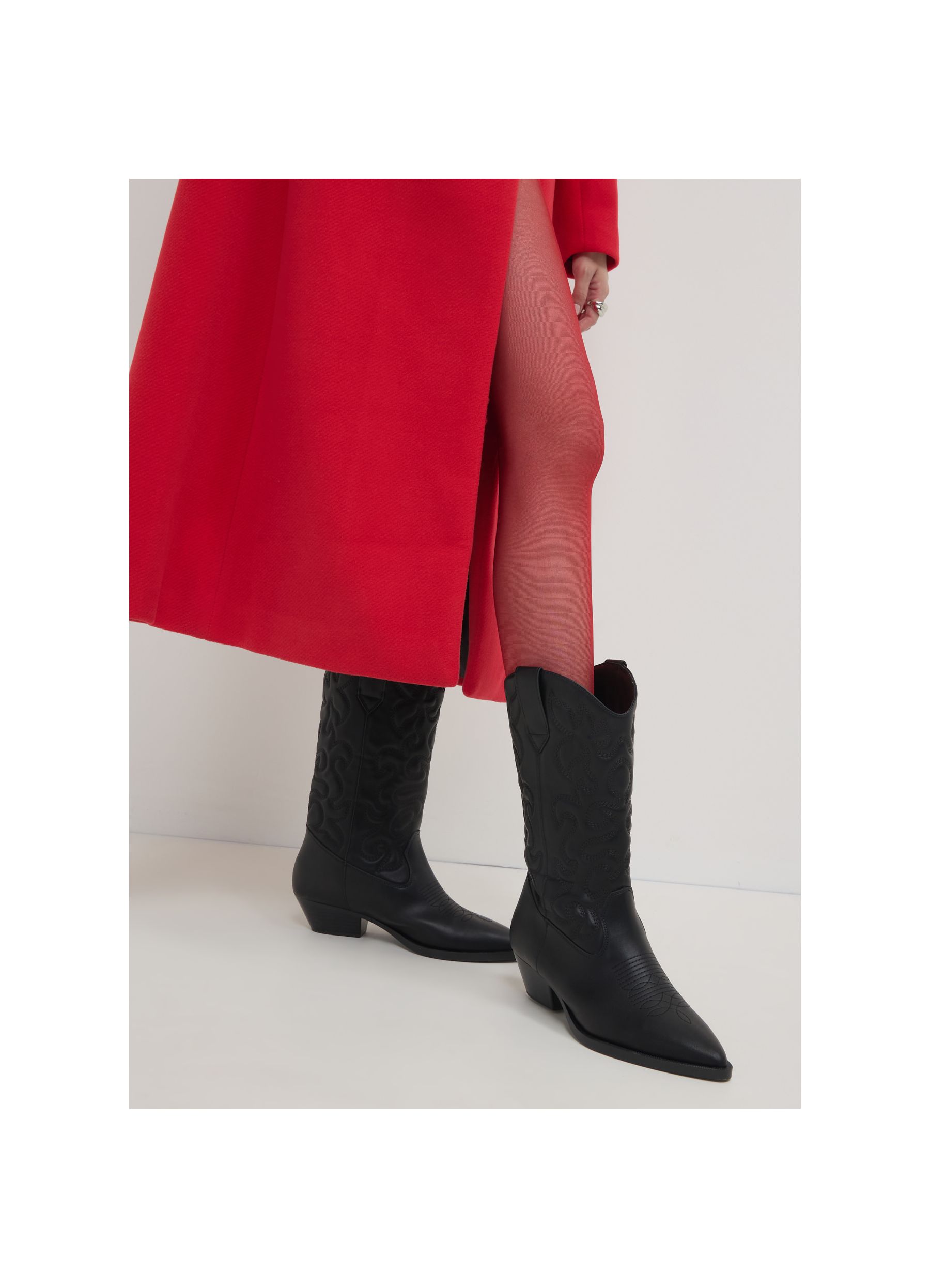 Texane avec broderie ultrablack | Calliope