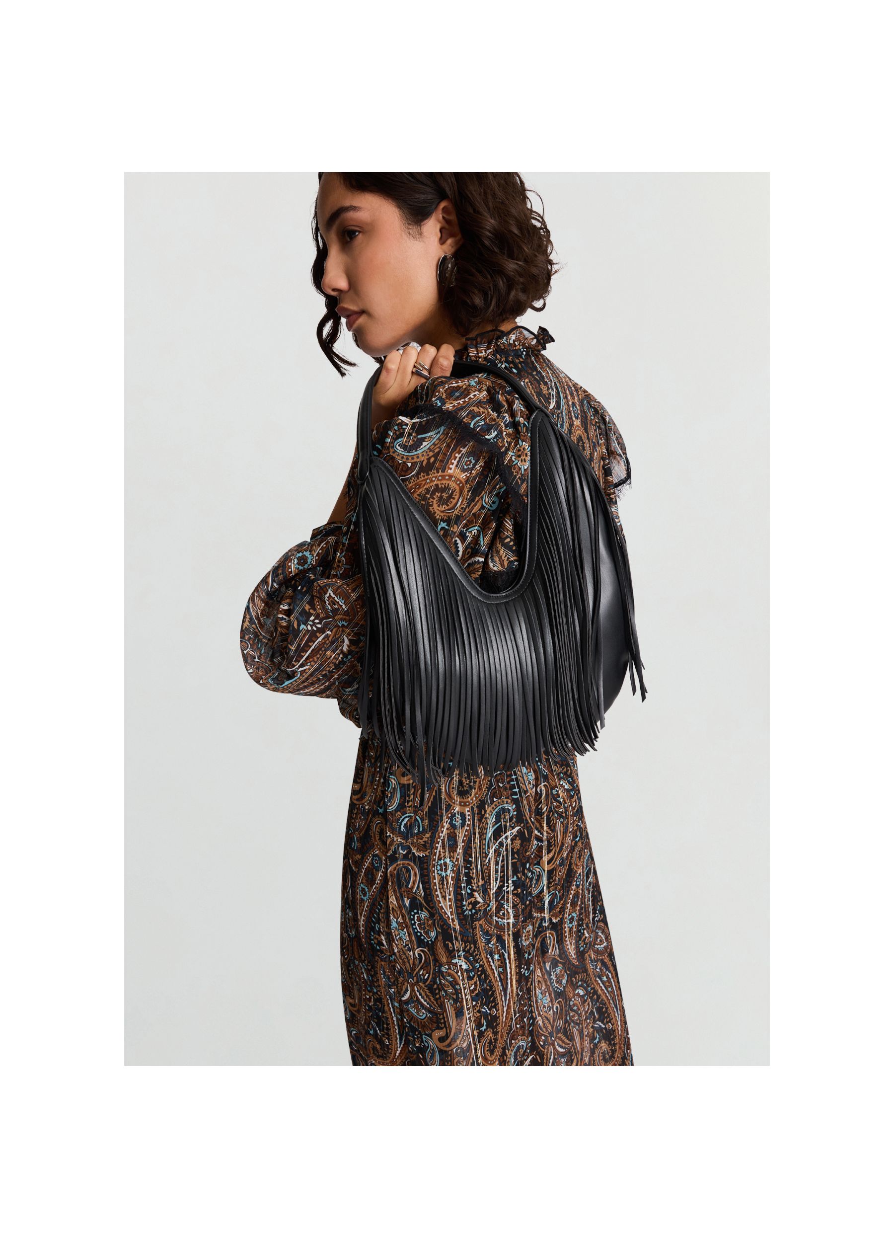 Hobo-Tasche mit Fransen ultrablack | Calliope